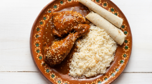 Mole amarillo de pollo - Fundación Casa de México en España