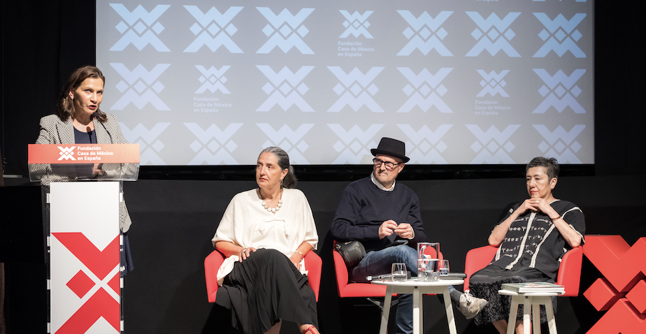 Conferencia inaugural | Lourdes Grobet y el Laboratorio de Teatro ...